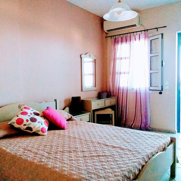 Ξενοδοχείο 9 Μούσες - Cerigo.org