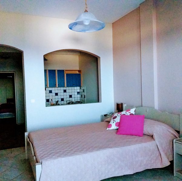 Ξενοδοχείο 9 Μούσες - Cerigo.org